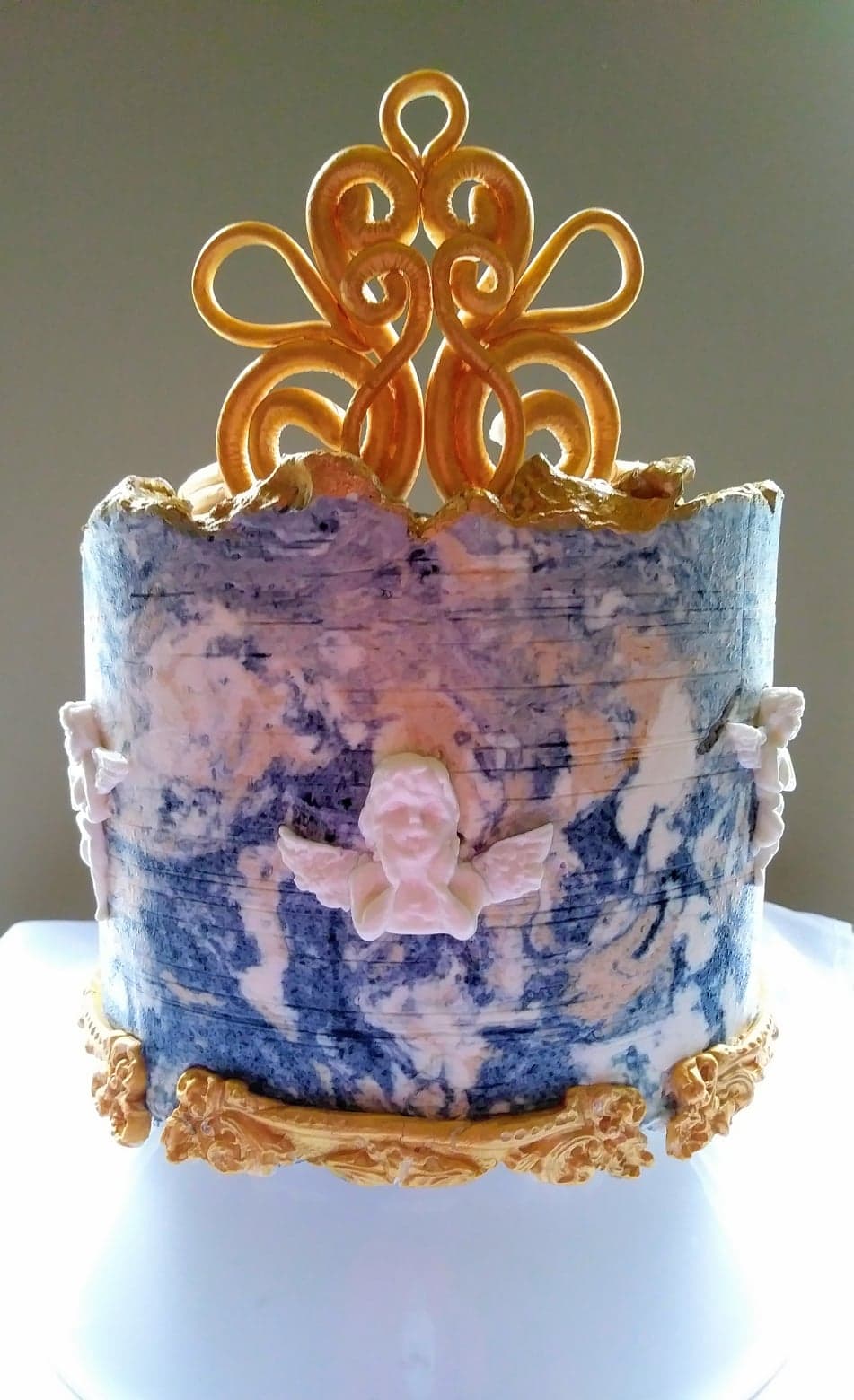 Custom Design – Cake by Heidi