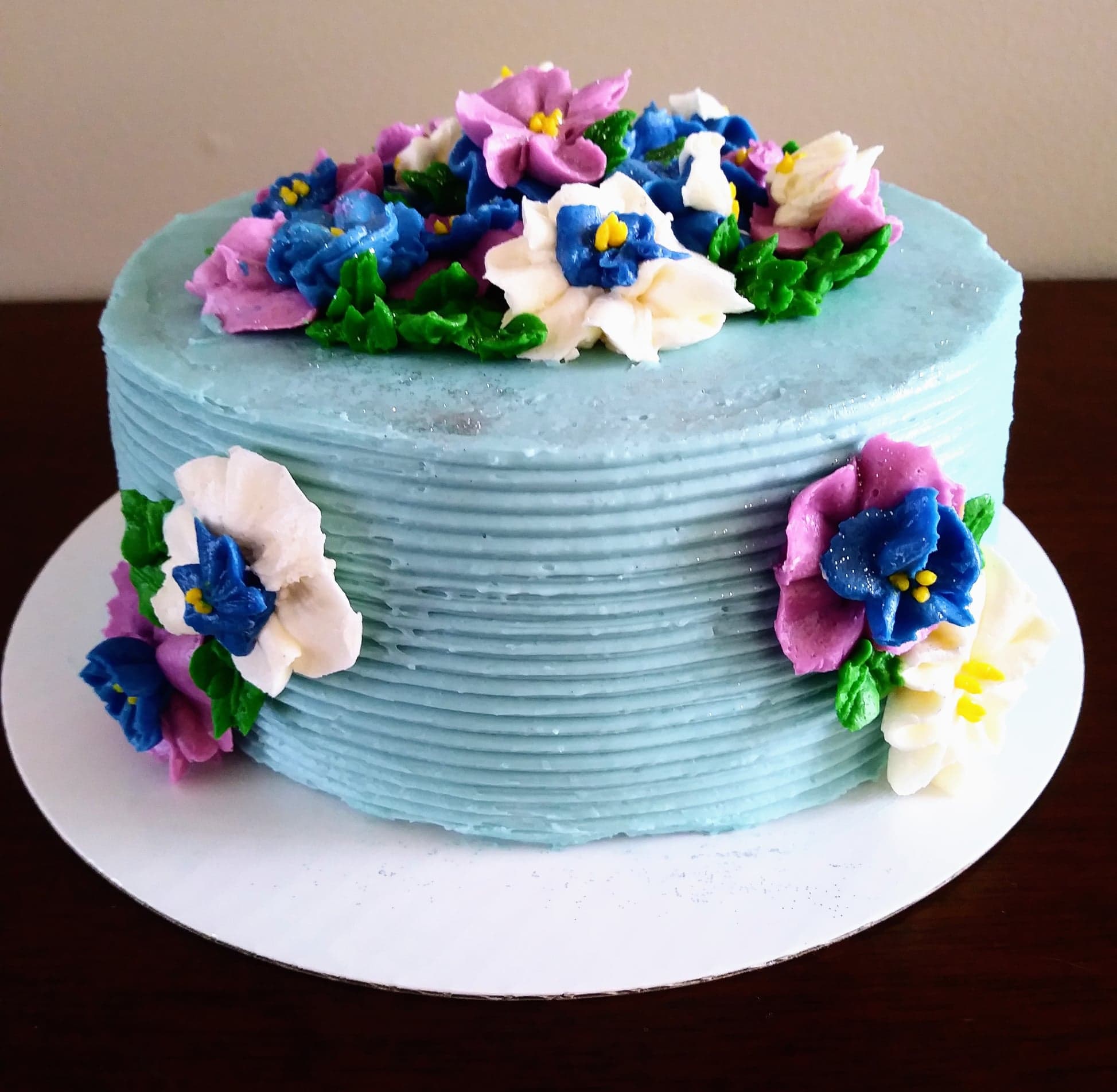 Custom Design – Cake by Heidi